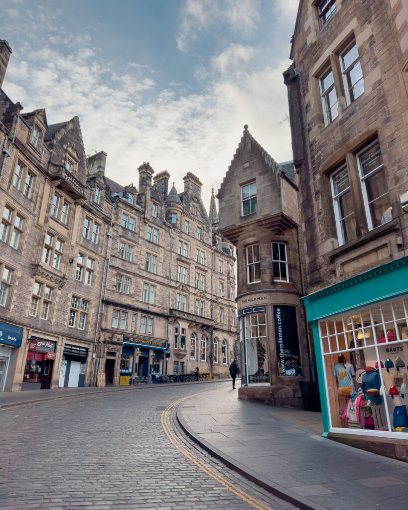 10 Day UK Itinerary by Train - London, York, Edinburgh • Abroad with Ash