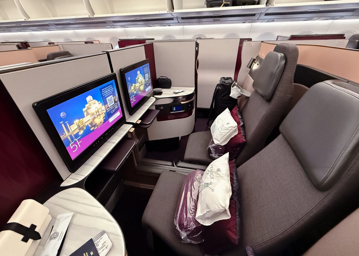 Qatar Airways Business Class Review Qsuites - Airbus 350-1000 • Abroad ...